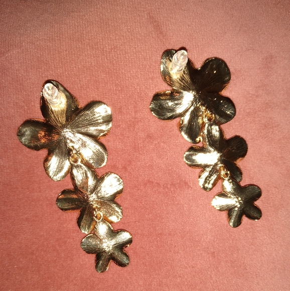 Boutique | Jewelry | Big Gold Triple Flowers Earrings 3d Trio Large ...